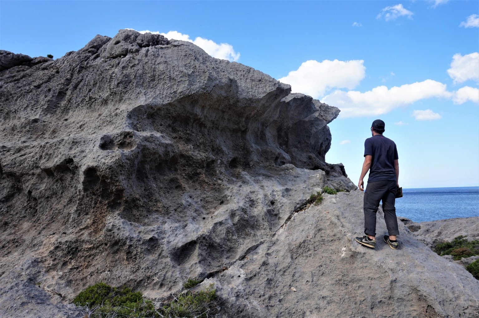 New study pinpoints source of largest recorded Mediterranean earthquake ...